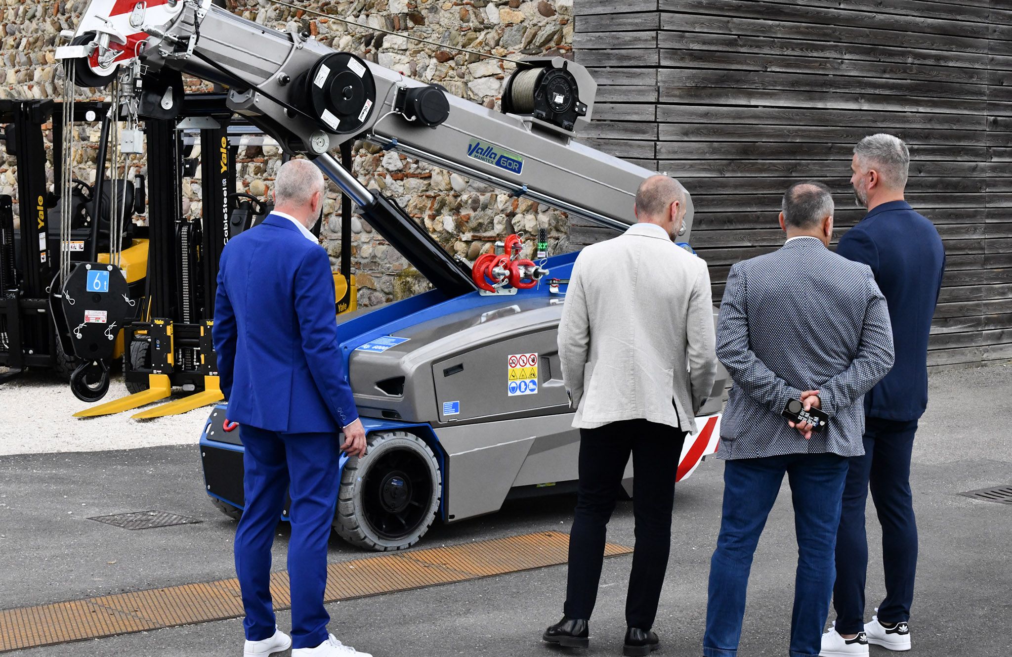 Innovazione e tecnologia gru semoventi industriali Manitex Valla ...